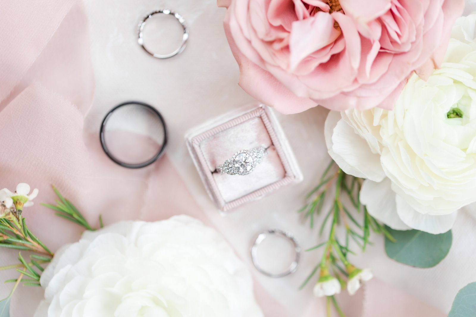 Wedding at Firefly Farm - Dawn Elizabeth Studios